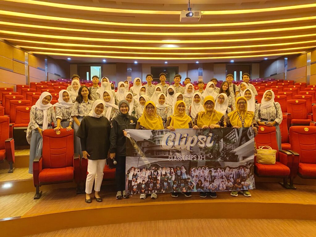 Sman 1 Cikampek Mengunjungi Fikom Unpad Dalam Rangka Study Campus